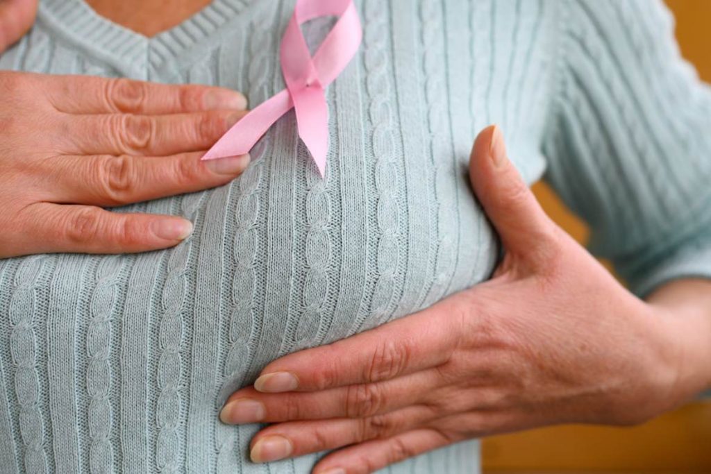 Come si fa l'autopalpazione al seno? | MBenessere